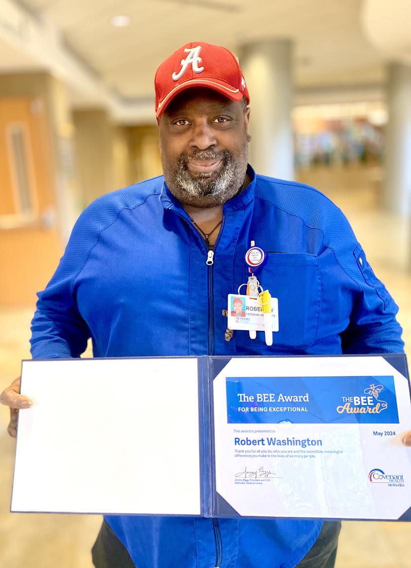 Robert Washington Honored with BEE Award - Methodist Medical Center
